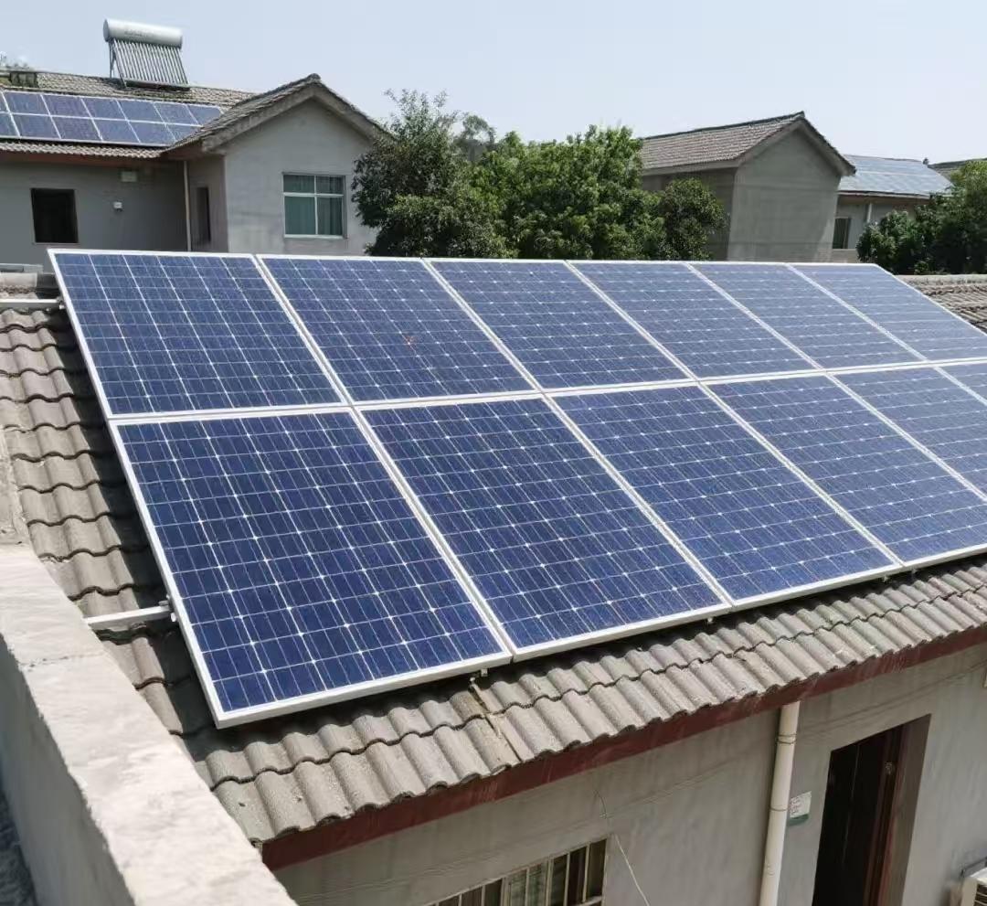 Solar Roof Panels 2025: Costs, Best Brands & Installation